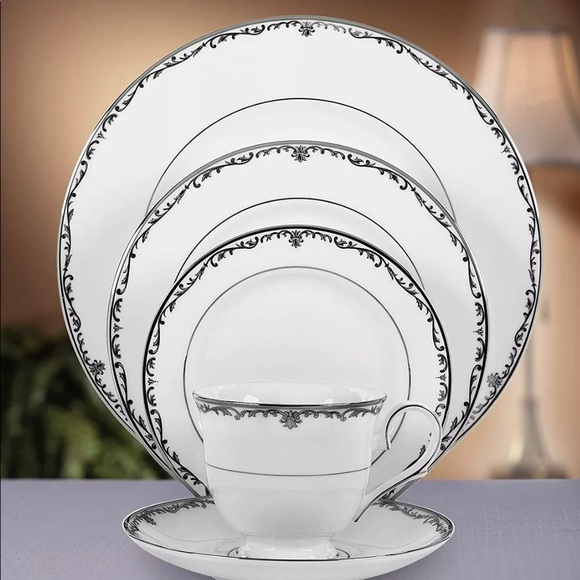 Lenox | Dining | Lenox Coronet Platinum Fine Bone China 5 Piece Setting ...